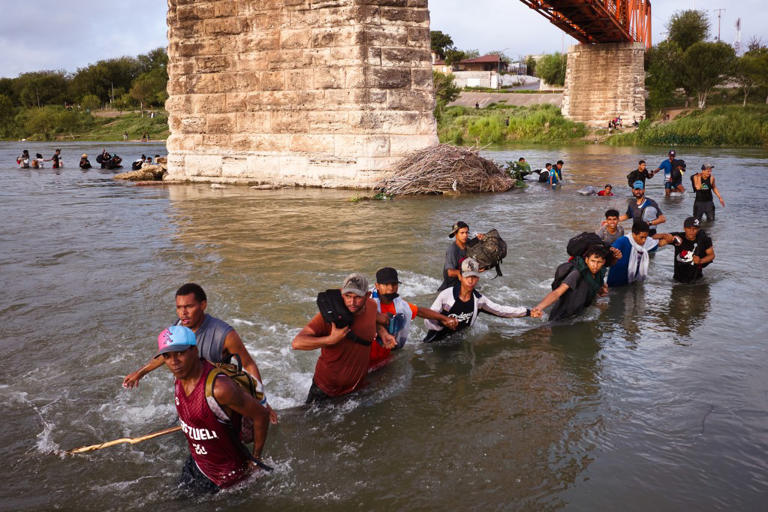 Ex Dhs Chief Alejandro Mayorkas Regrets Biden S Immigration Agenda