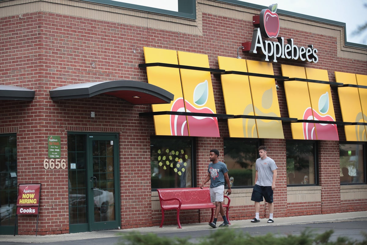 Applebee’s leans into affordability with $15.99 unlimited meal deal