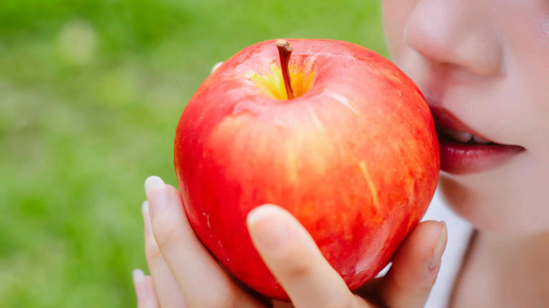 Does an apple a day really keep the doctor away?