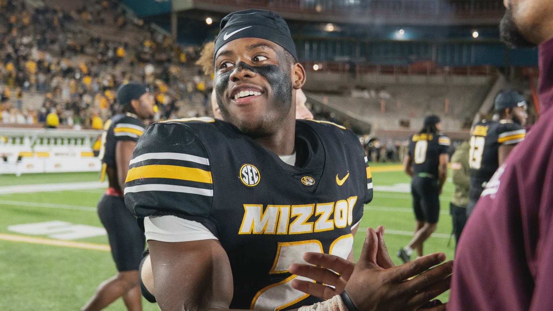 Mizzou football player, 1 other injured in shooting at Laurel nightclub