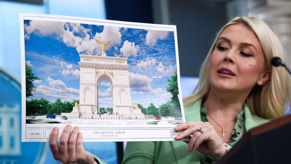 Trump’s proposed 250-foot ‘triumphal arch’ likely poses no risk to ...