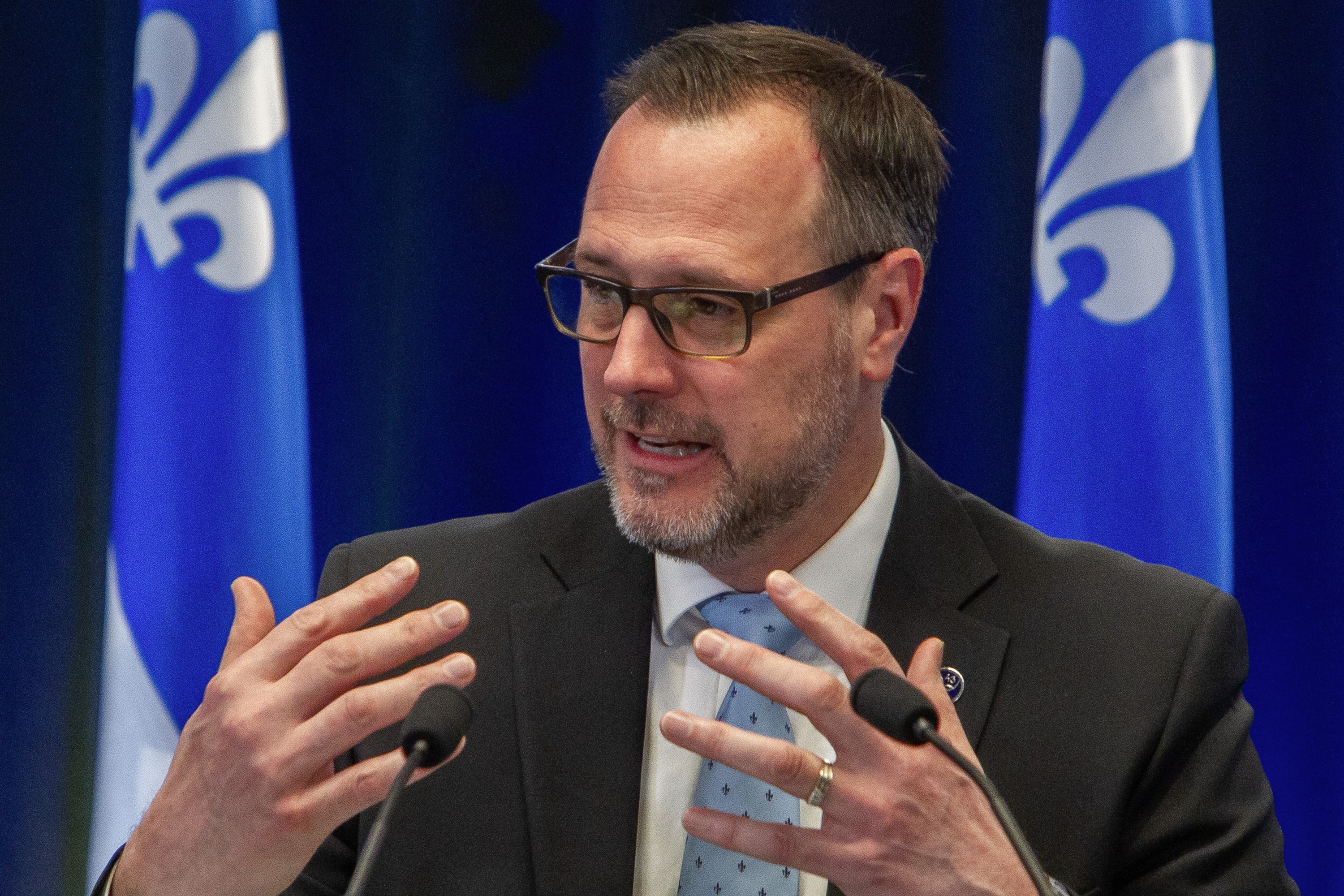 Extending Bill 101 would move 27,000 students to French system, Roberge ...