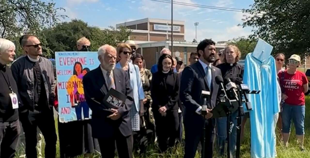 Texas community bands together for student detained by ICE before ...