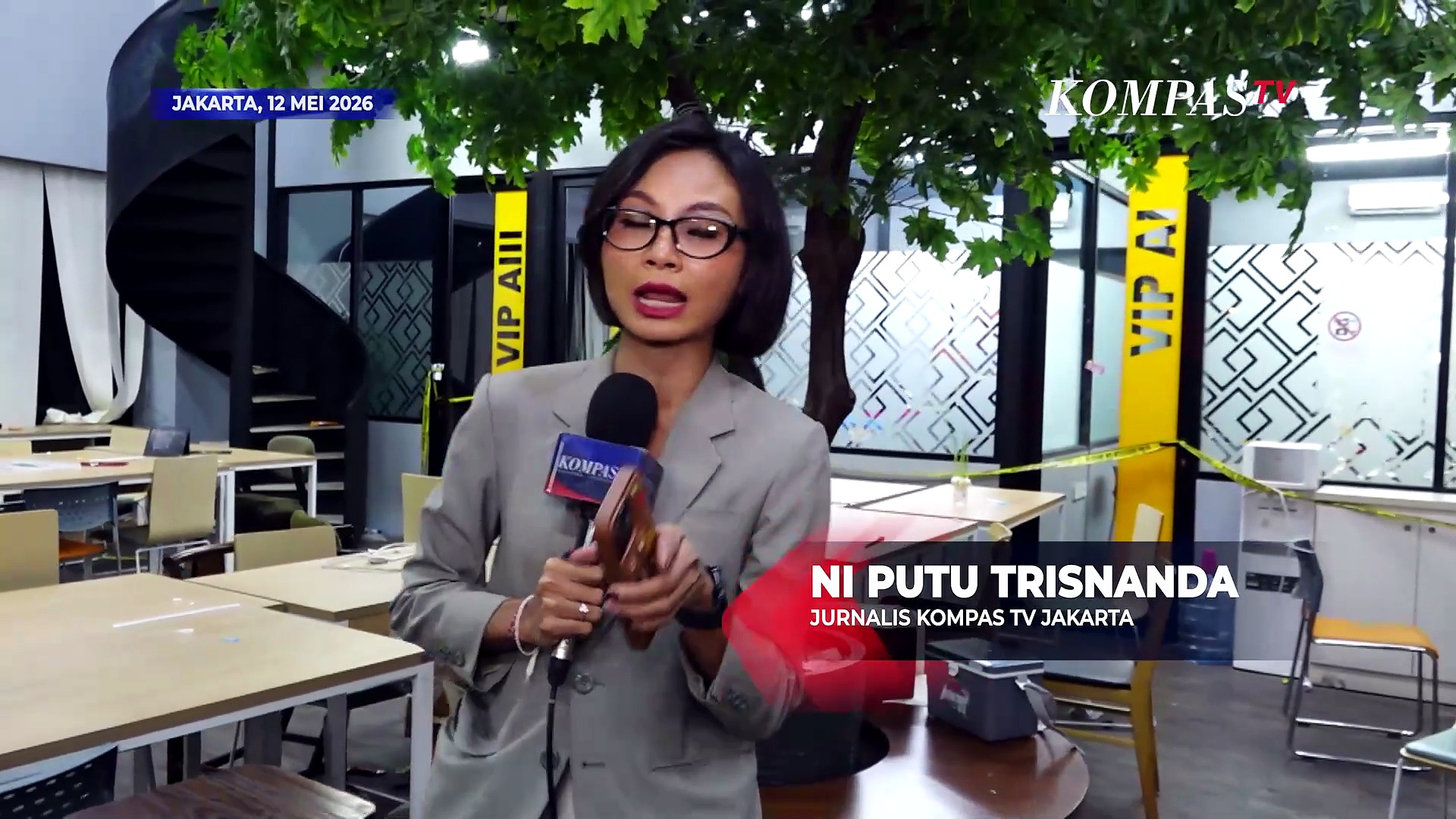 [Full] Momen penyidik Bareskrim beberkan isi ruangan markas Judol Hayam ...