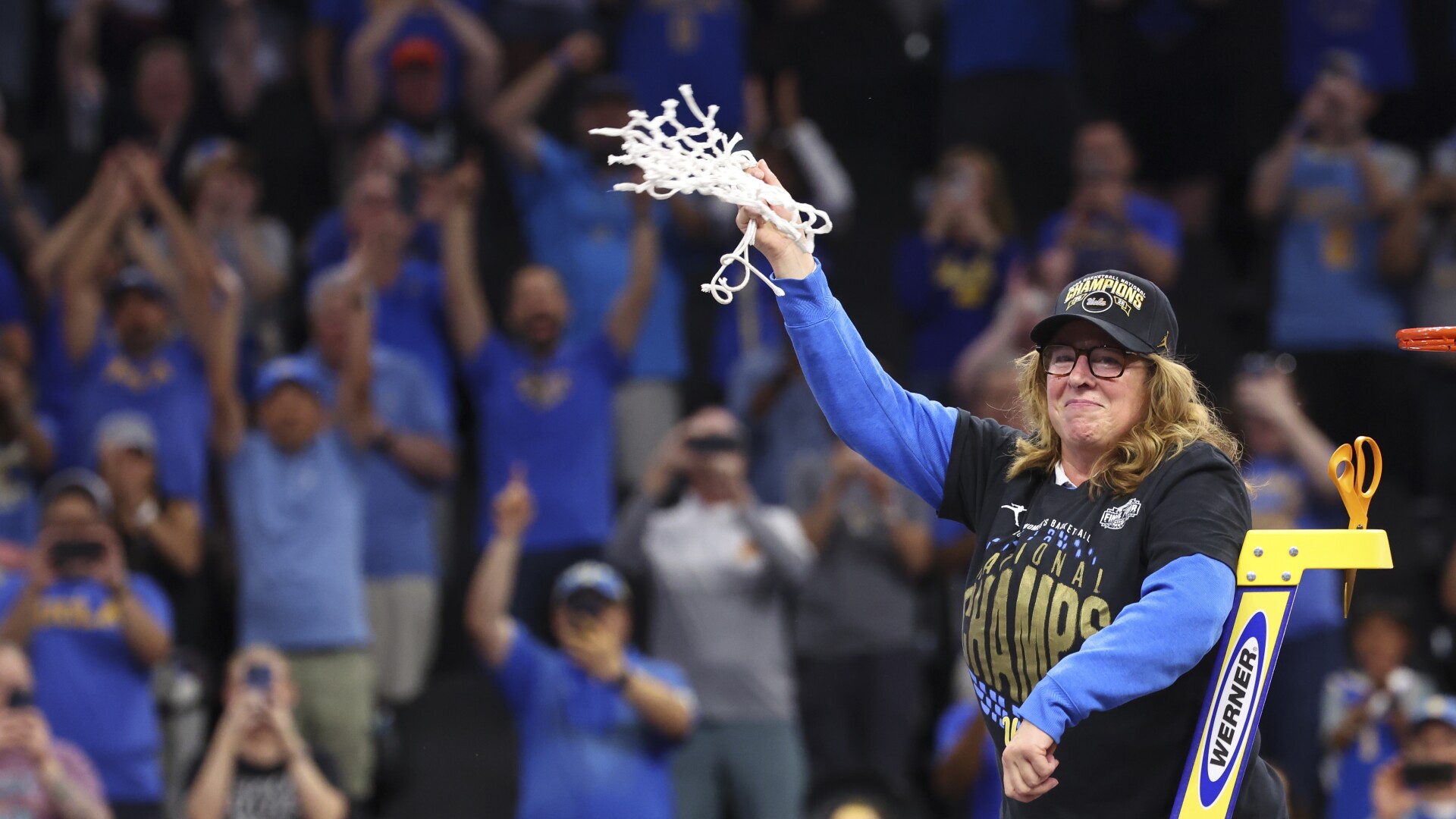 UCLA rewards Cori Close with a 4-year contract extension after Bruins ...