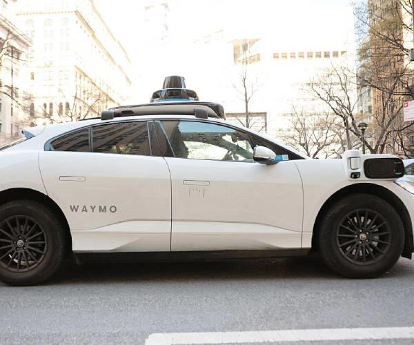 CNBC: Waymo recalls 3,800 robotaxis