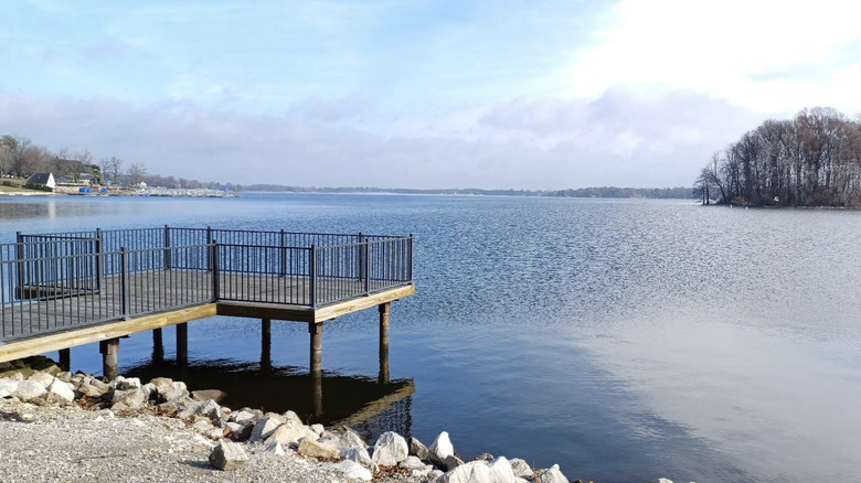 A summer lake escape near Illinois' capital city offers boating days ...