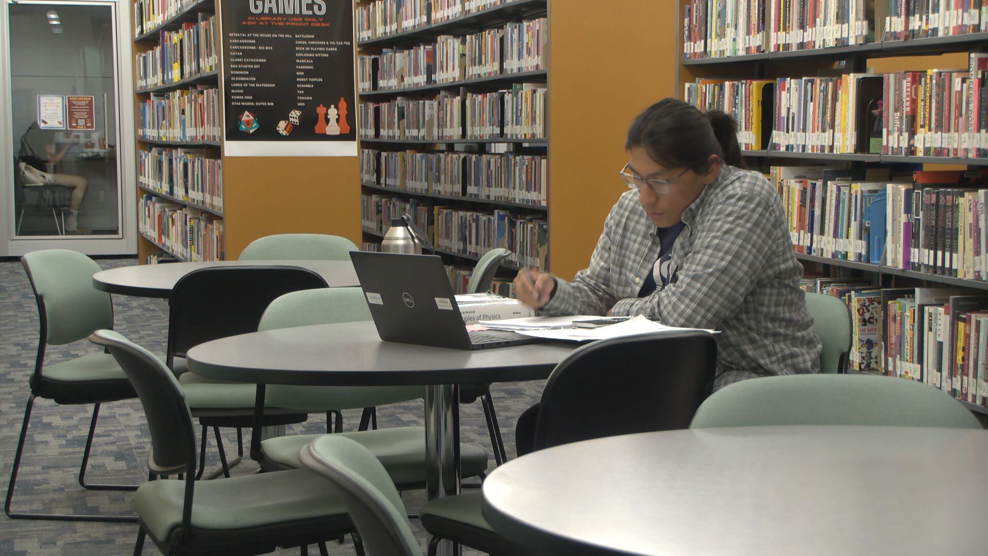 Arizona community college graduates earn $9,100 more annually, report shows