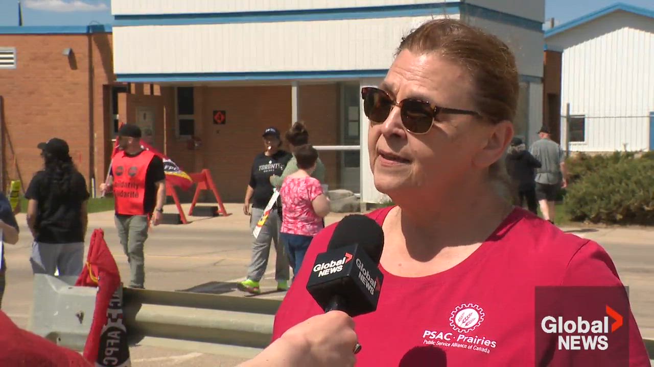 Low wages don't fly at Moose Jaw air base