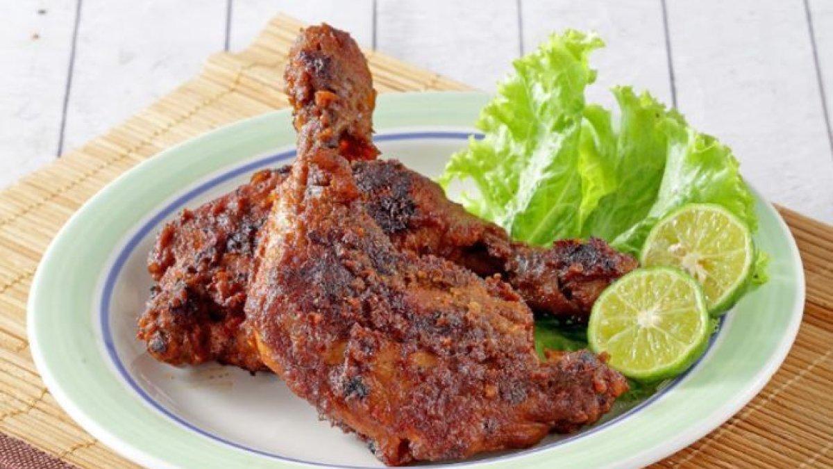 Pecinta pedas merapat cobain 5 kuliner khas Lombok ini, ada Ayam ...