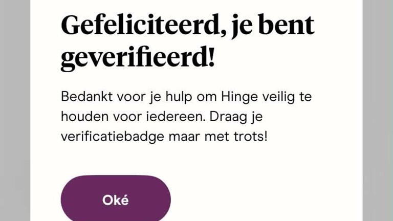 Blauw vinkje naast je Tinderdate? Niet zeker dat het om een echt ...