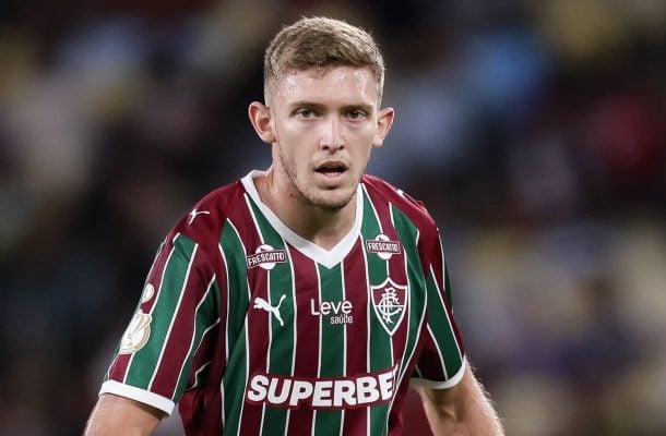 Veja como ficou a perna de Castillo após dividida em jogo do Fluminense