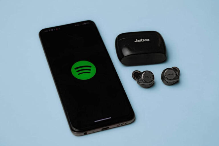 Cara pakai fitur Spotify 20: Your party of the year(s), bikin nostalgia!