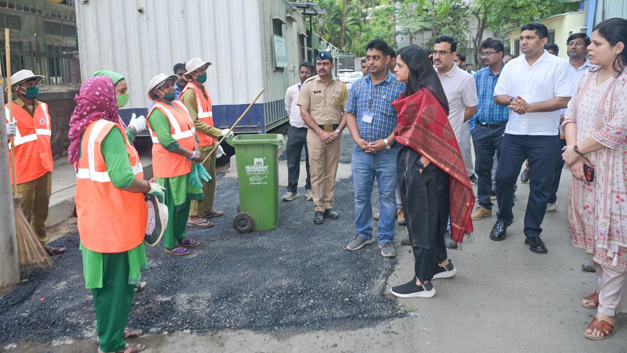 Mumbai: Ashwini Bhide inspects sanitation workers’ outpost in Vikhroli