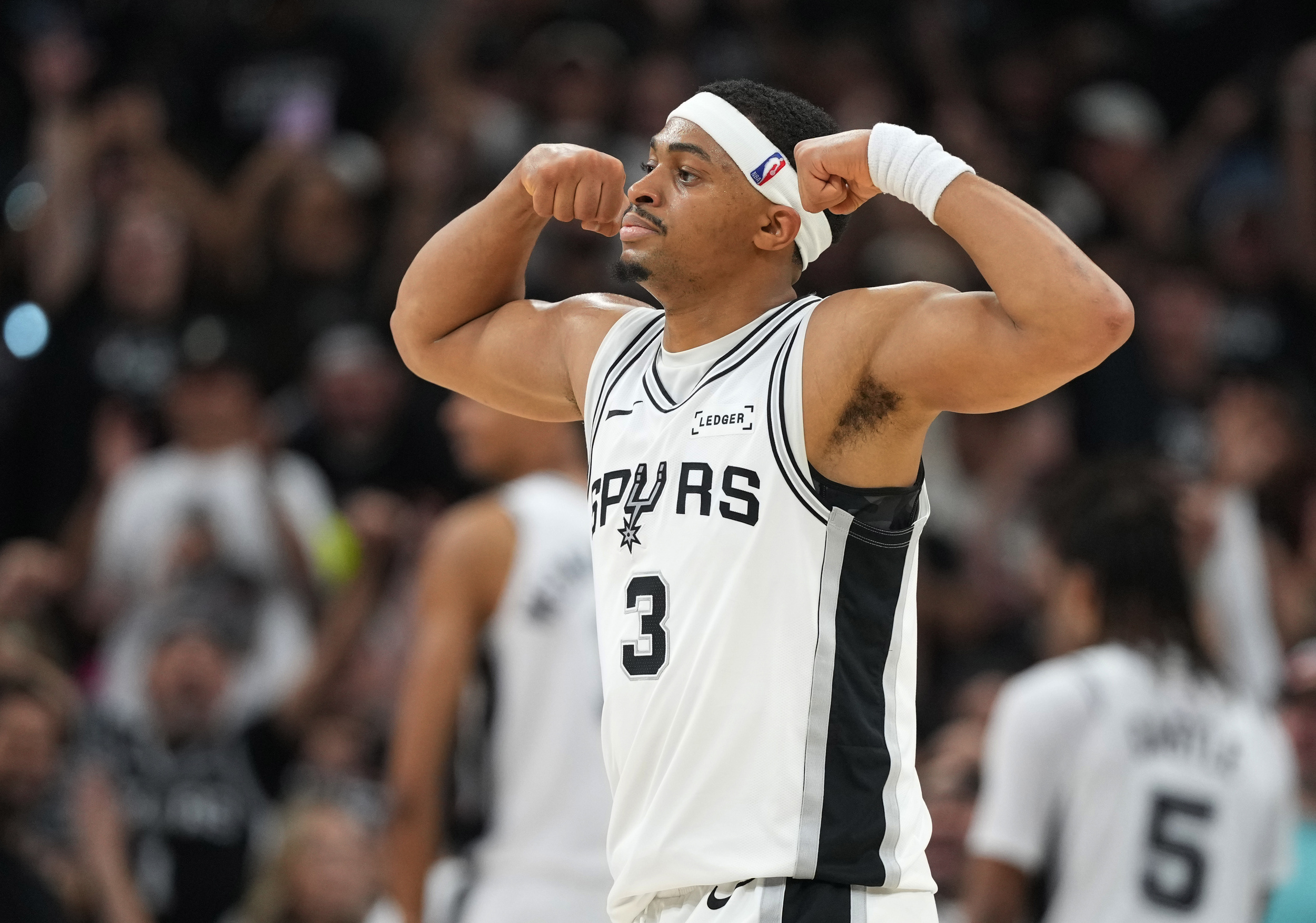 Keldon Johnson key off the bench for Spurs in Game 5 rout over Timberwolves