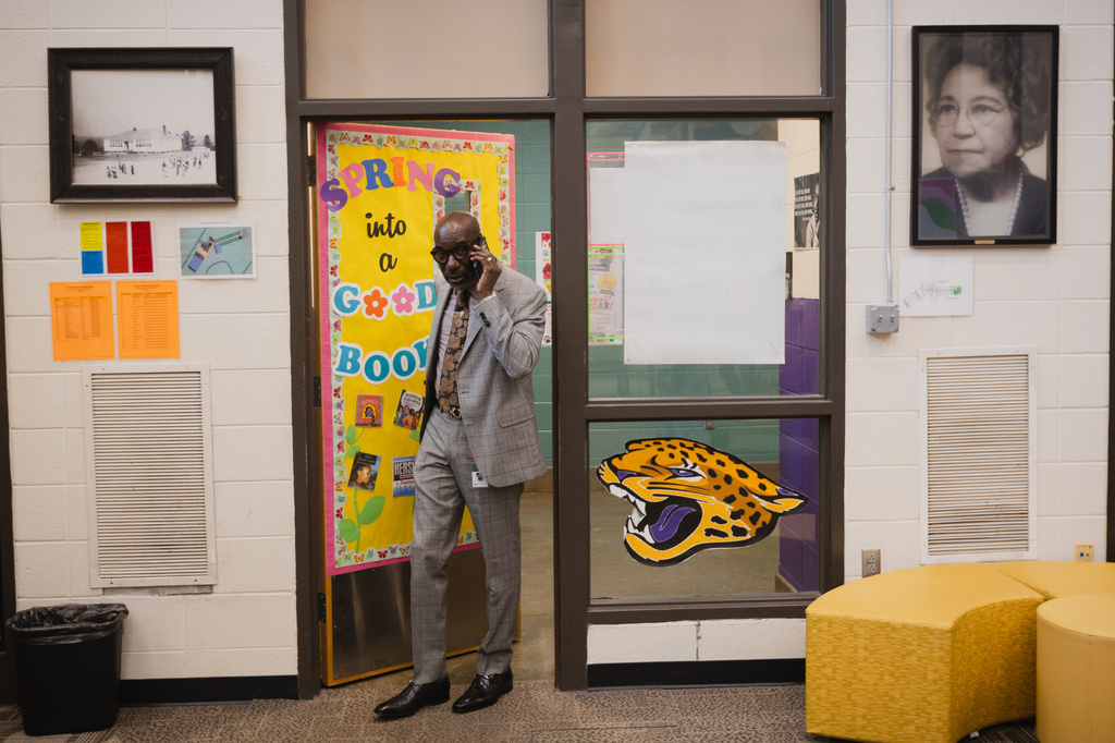 Kids are in a 'reading recession,' as test scores continue to decline
