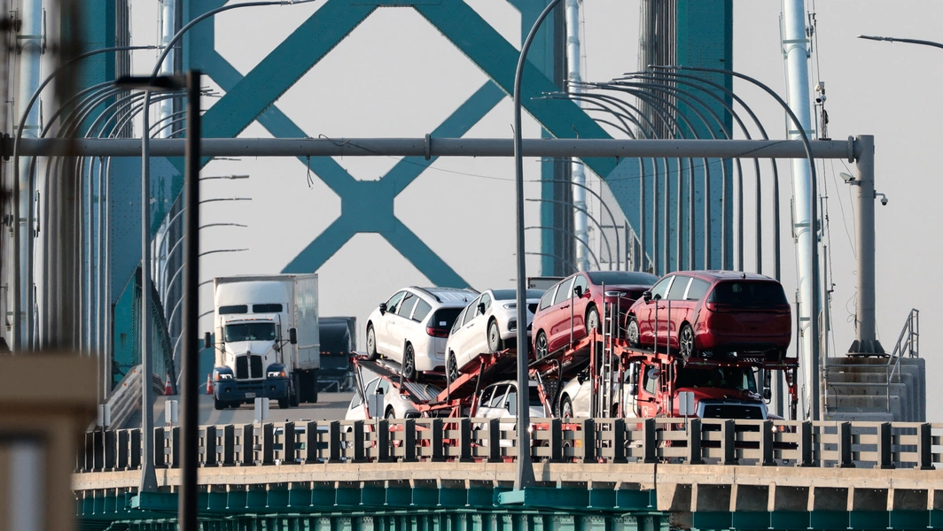 Three US cities buck sharp drop in Canadian travel