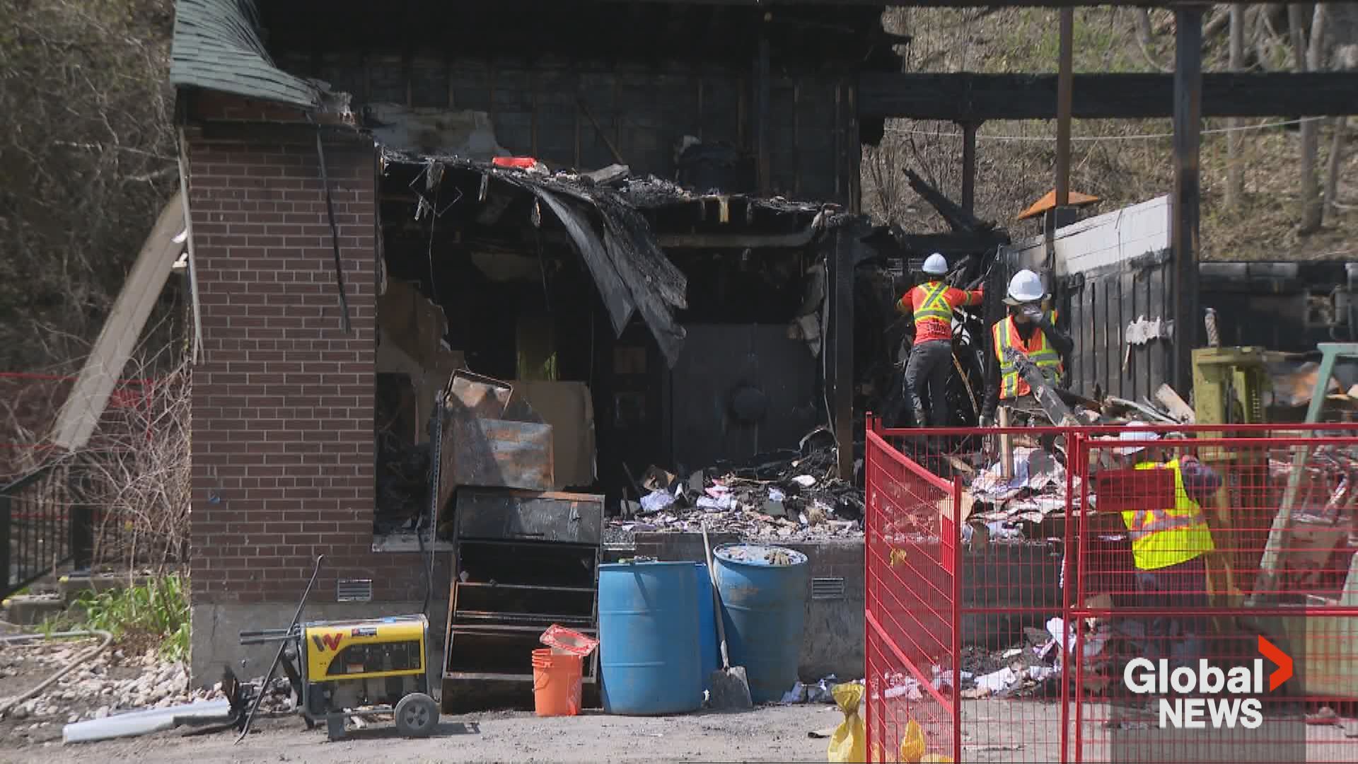 'Blue collar' Toronto Humber Yacht Club fights eviction after fire