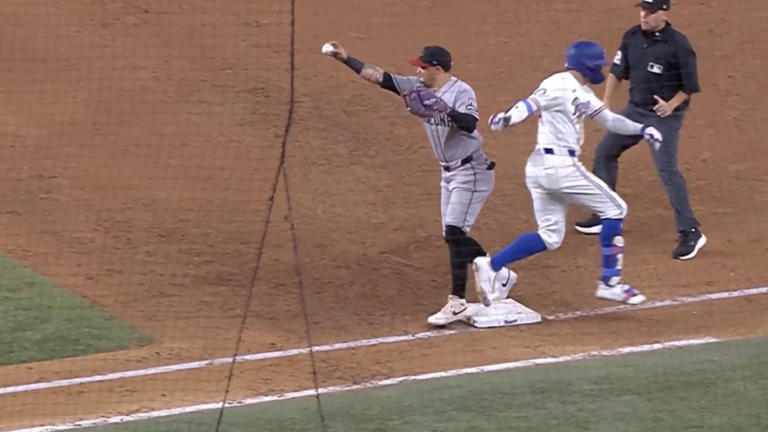 MLB: Rangers hold their breath after Brandon Nimmo’s scary injury