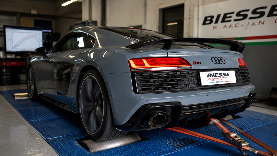 Audi R8 performance engine note flat out dyno action