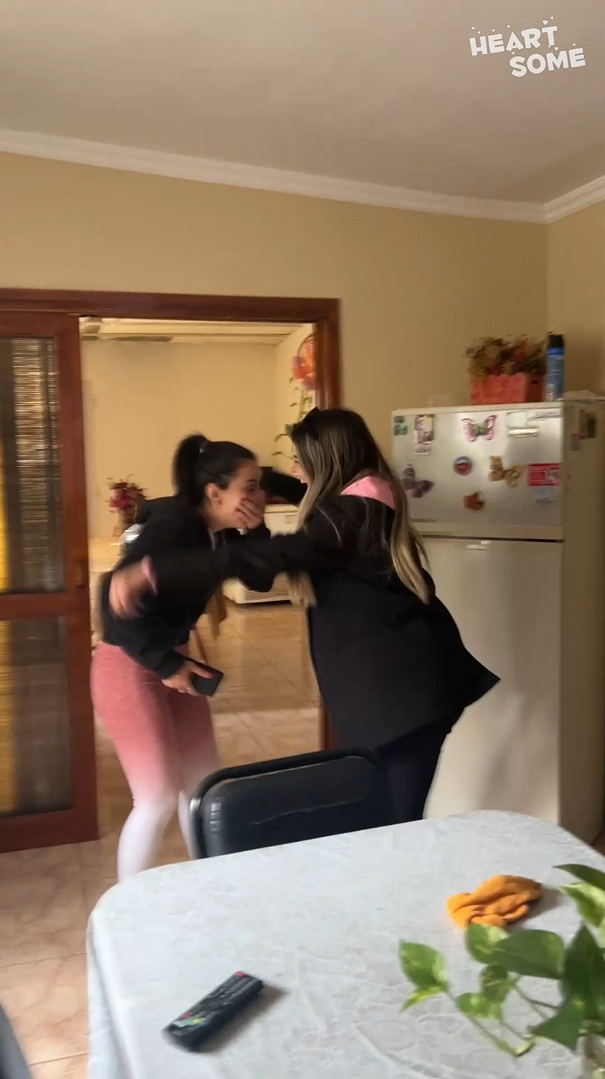 Woman returns from Spain to reunite with her best friend in Argentina ...