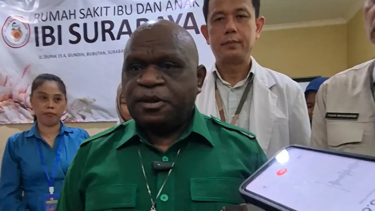 Keracunan MBG Surabaya, Menteri HAM Pigai kritik 1 dapur layani 13 ...