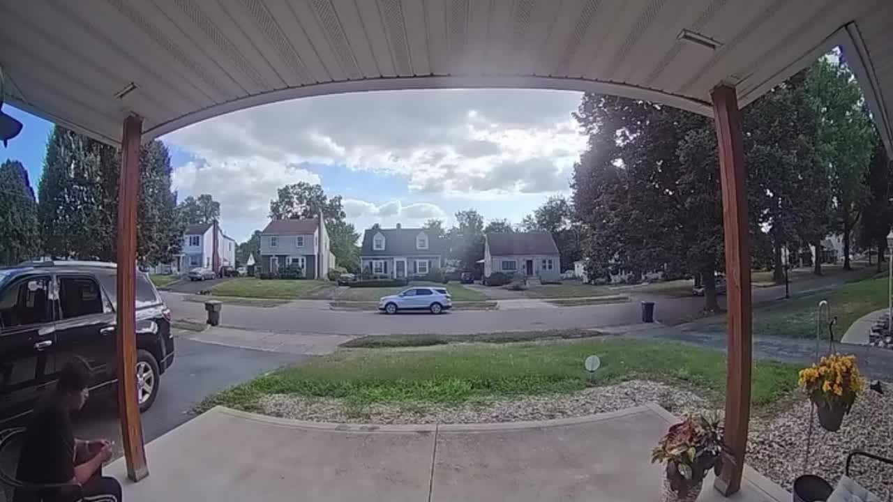 Family rushes to stop rolling vehicle outside home in Columbus, USA