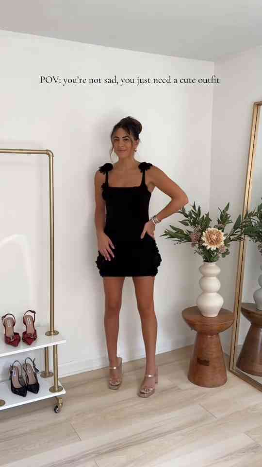 A LBD can fix anything: elegant black dress outfit inspiration