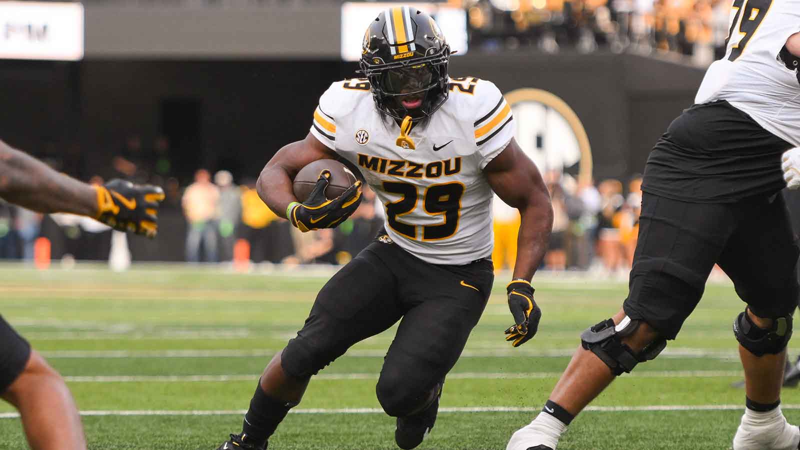 Missouri HC Eli Drinkwitz leaves door open for Ahmad Hardy 2026 return ...