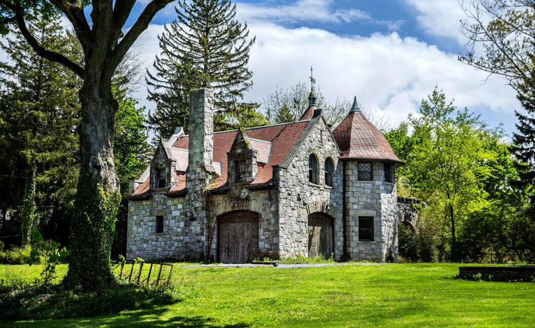 Historic 'storybook' carriage house built by celebrated architect ...