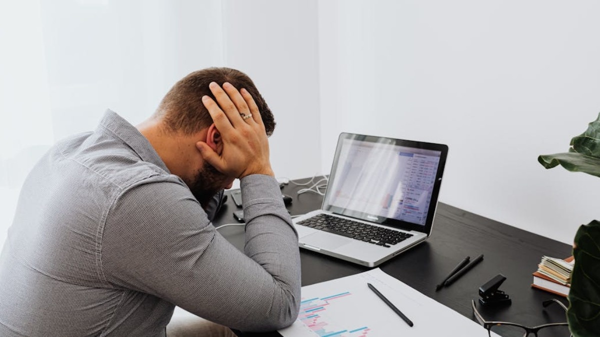 Employee fired 2 days before notice period ends, HR's reason has people ...
