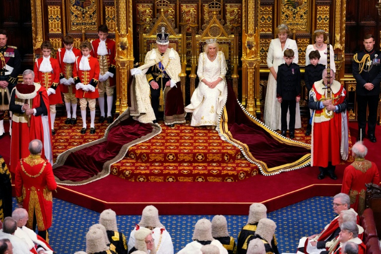 Besieged Starmer seeks to heal Labour divisions in King's Speech