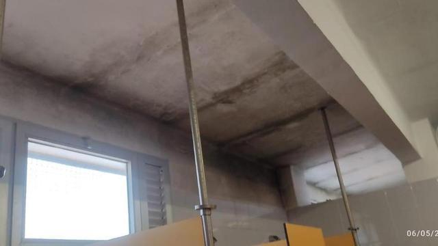 Aparatos oxidados y moho en las duchas: Enguera Nos Une denuncia las ...