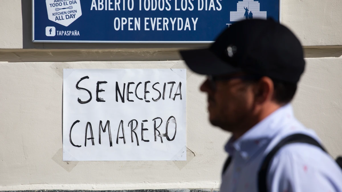Despedido por poner el "Cara al sol" en los altavoces de su trabajo: la ...
