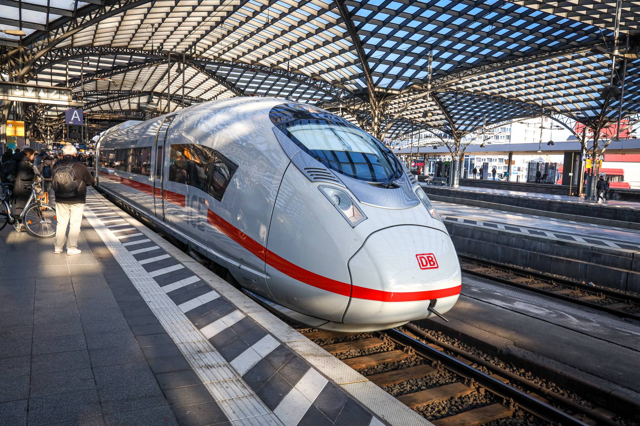 Fährt schon ab Sommer ein ICE zum Flughafen München?