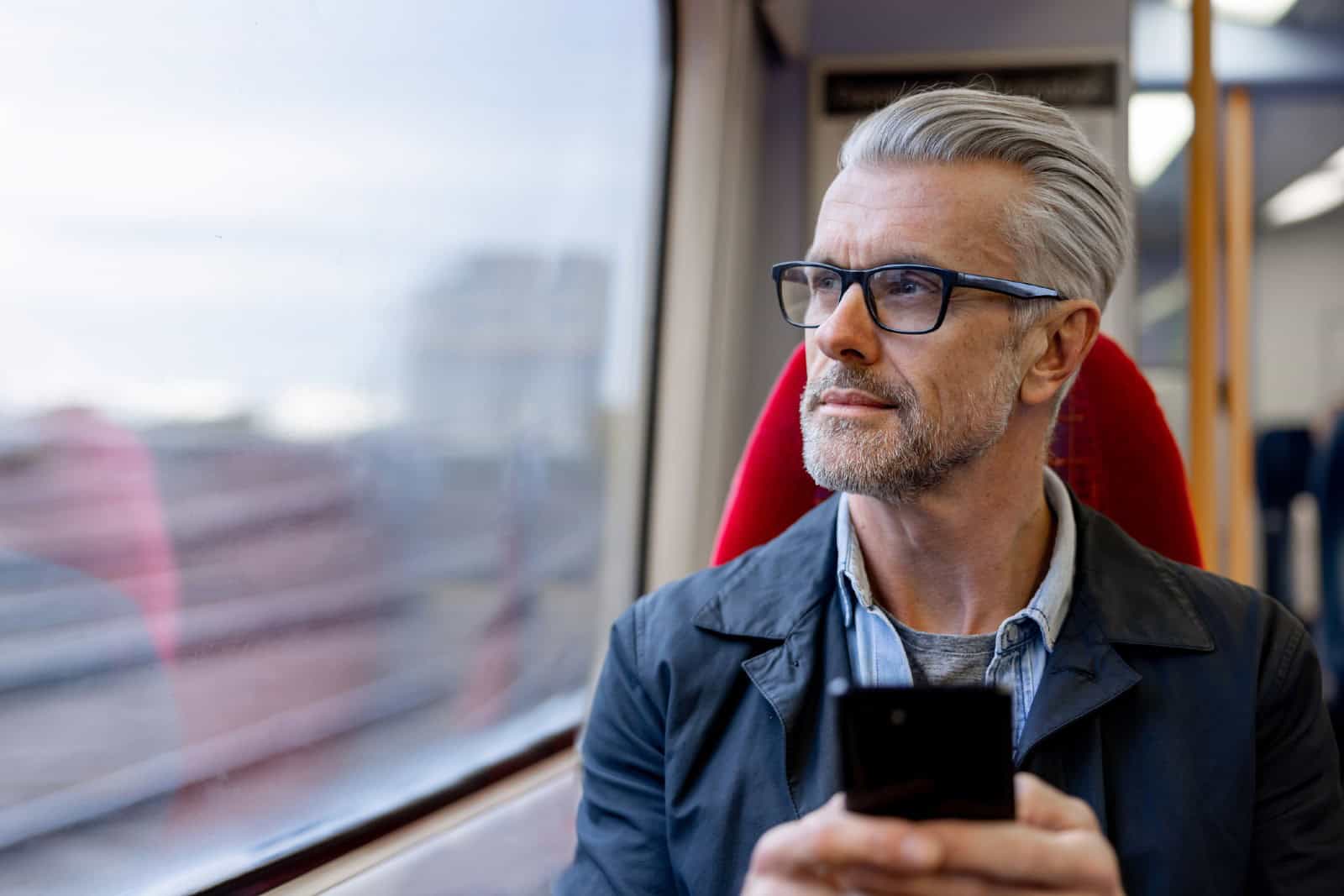 Here’s how £250 could be used to start buying shares this May