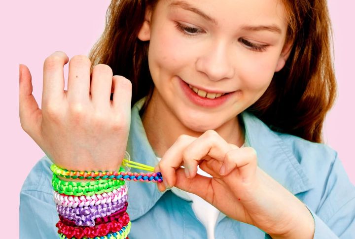 20 nostalgic hobbies from our youth that kids today miss out on