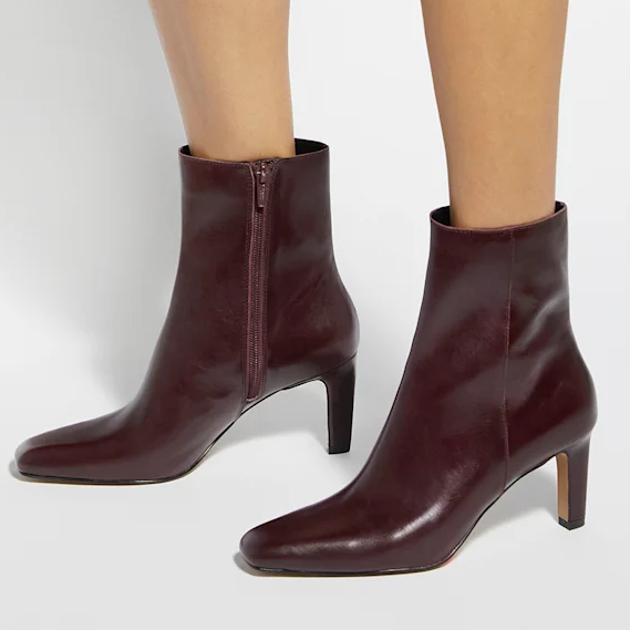 Kelly Brook's dress and boots combination is the spring outfit formula ...