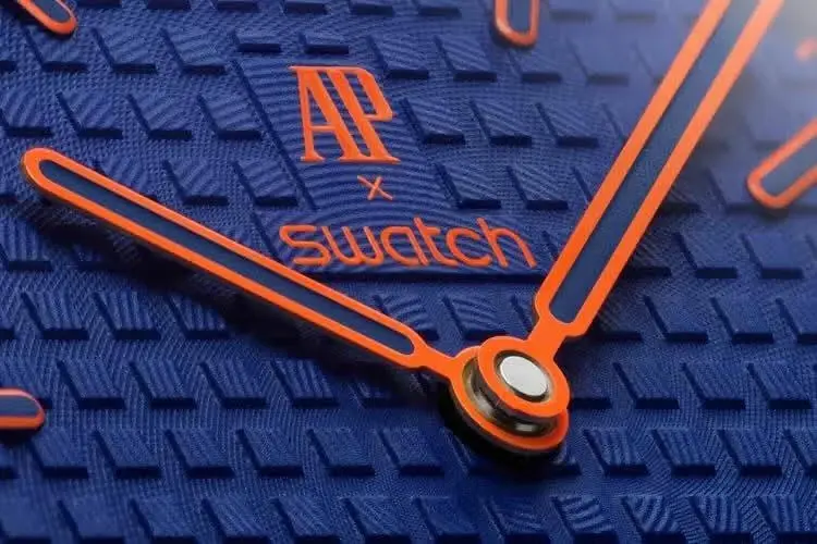 AP x Swatch「Royal Pop」懷錶官方照釋出! 8款配色一次看，5家直營店有售