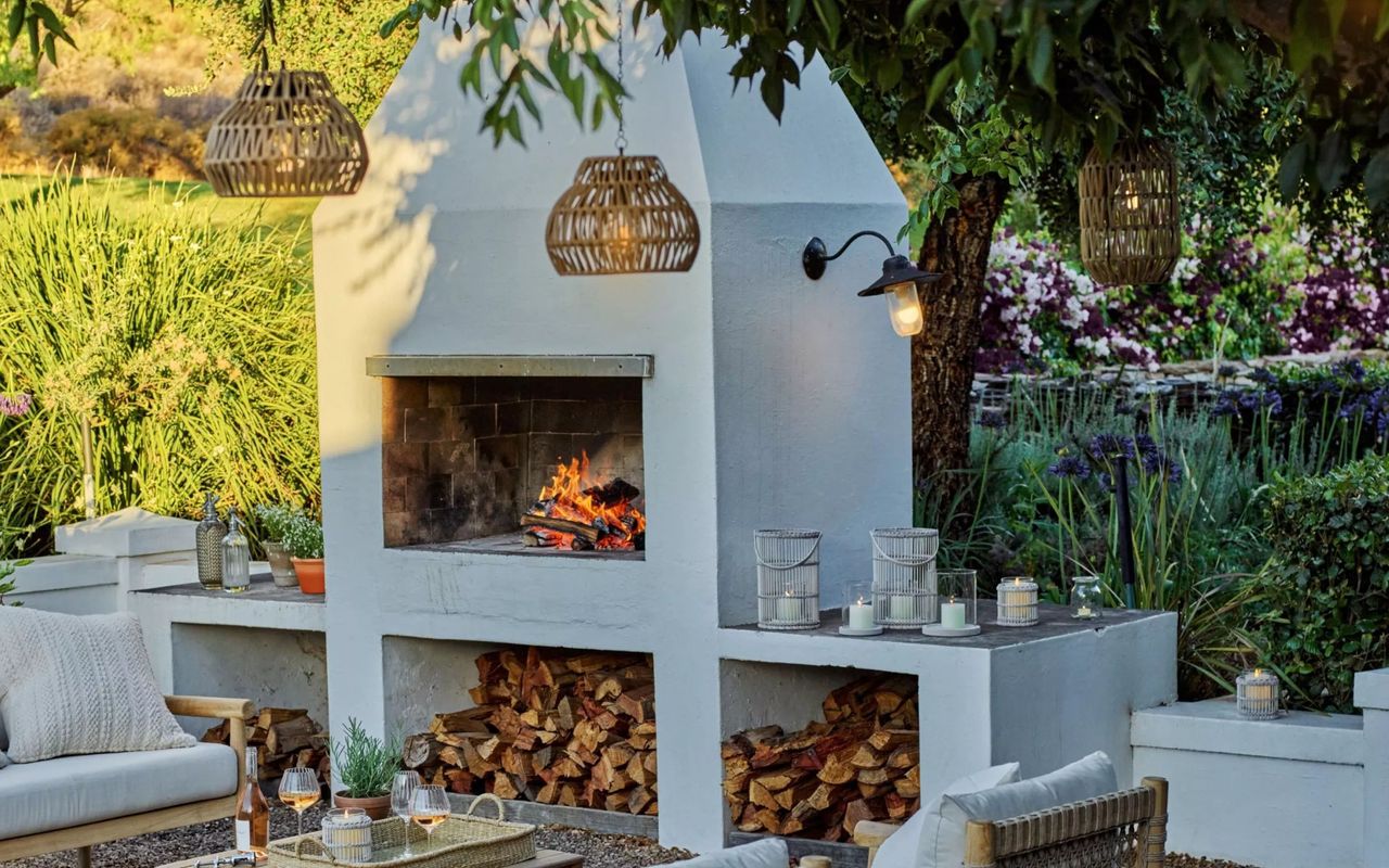 I just discovered the chicest solar garden lights at The White Company