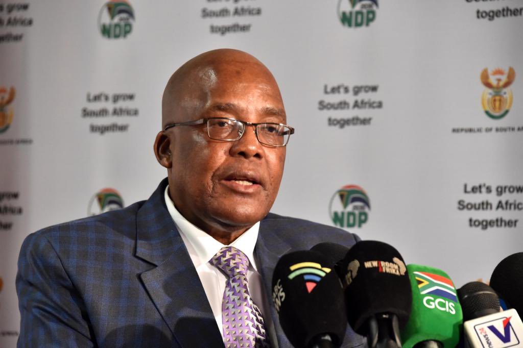 Motsoaledi sends condolences after fatal crash