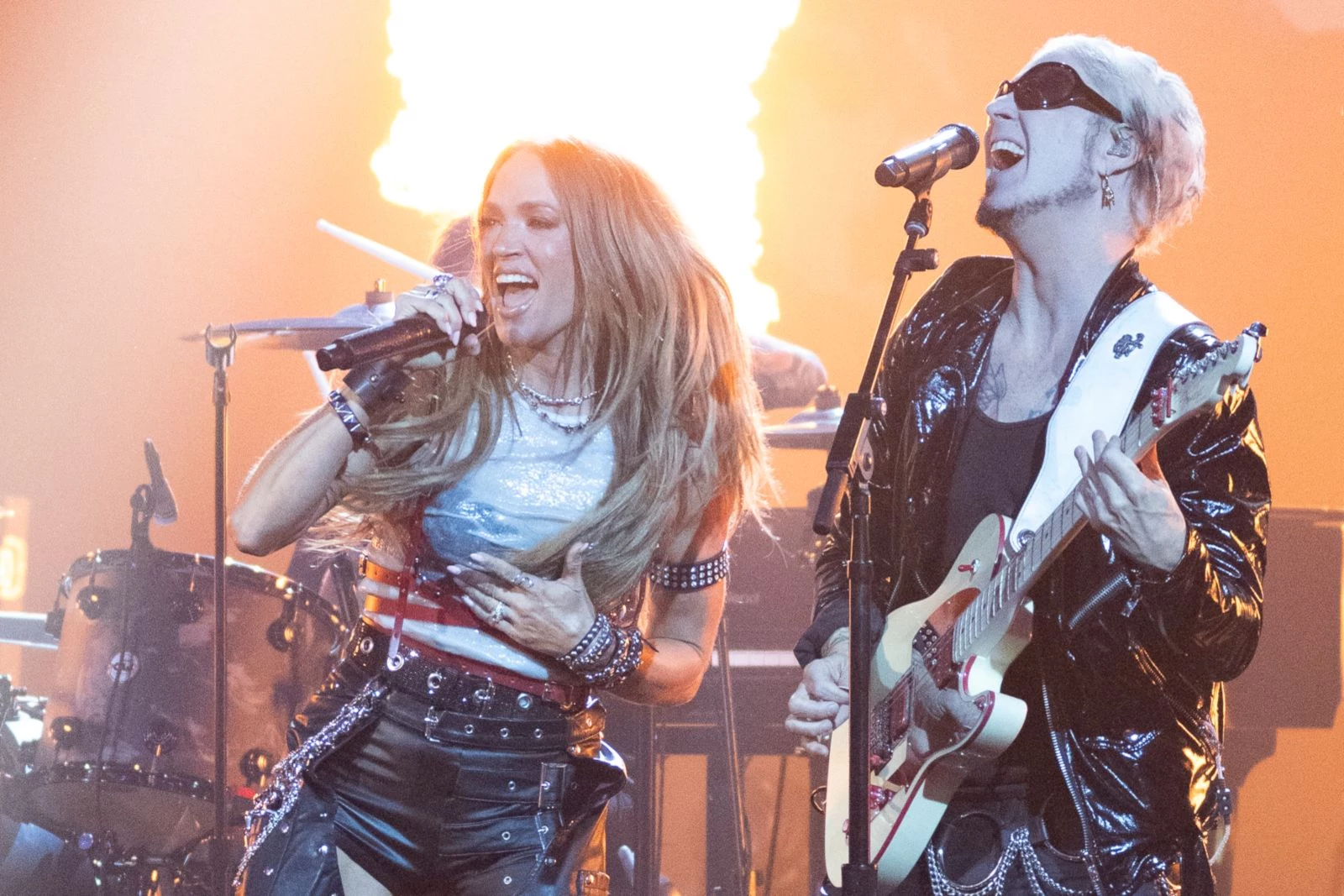 Motley Crue’s 'American Idol' performance leaves fans divided