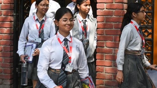 CBSE Class 12 Results (OUT) Highlights: 85.2% students clear exam ...