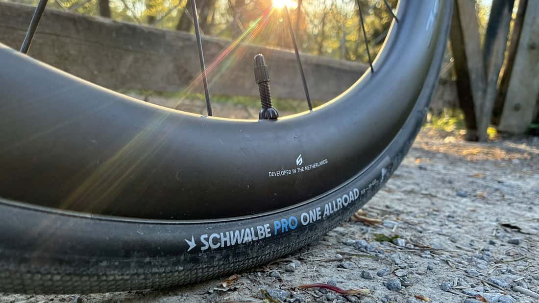 Schwalbe Pro One Allroad im Test: Für die Lücke zwischen Rennrad und Gravel