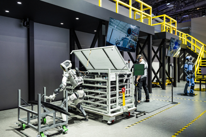 Robot takeover of factory jobs isn’t coming someday—it's starting now ...