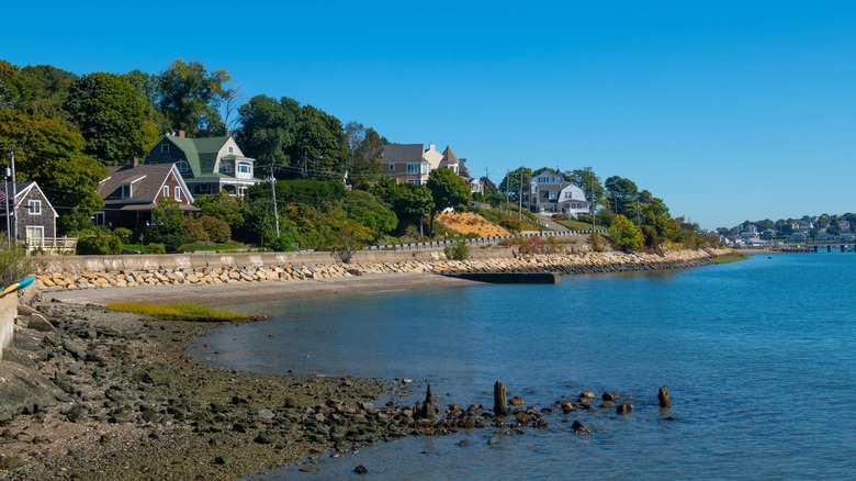 Across the bay from Boston is a charming Massachusetts peninsula town ...