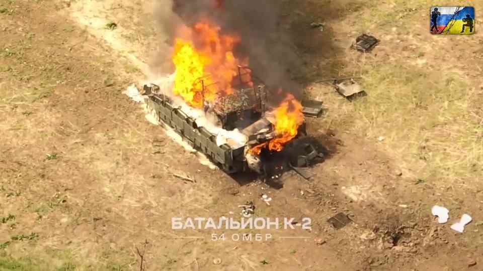 Russian soldiers tried to escape on a buggy... Ukraine drones were waiting