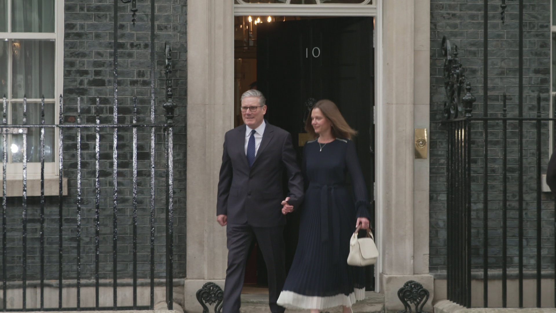 Starmer heads to Parliament for King's Speech