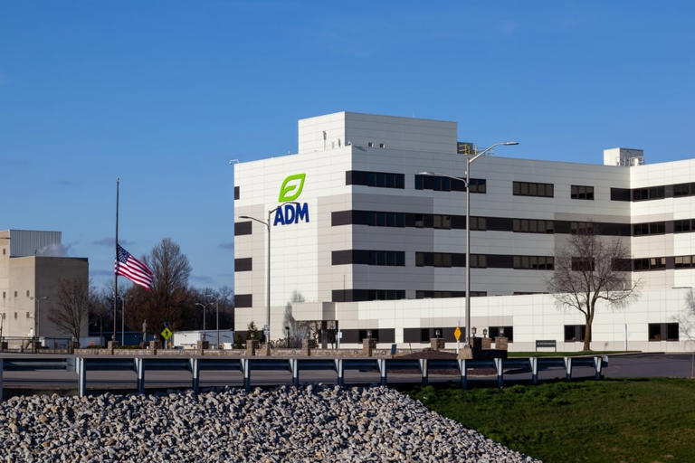 Top 2 risk off stocks that may implode this quarter