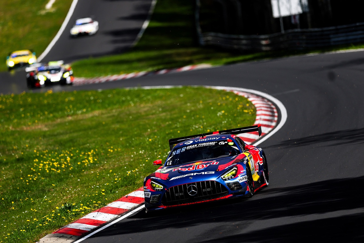 Verstappen generea respeto y celos en la F1 con su asalto a Nurburgring